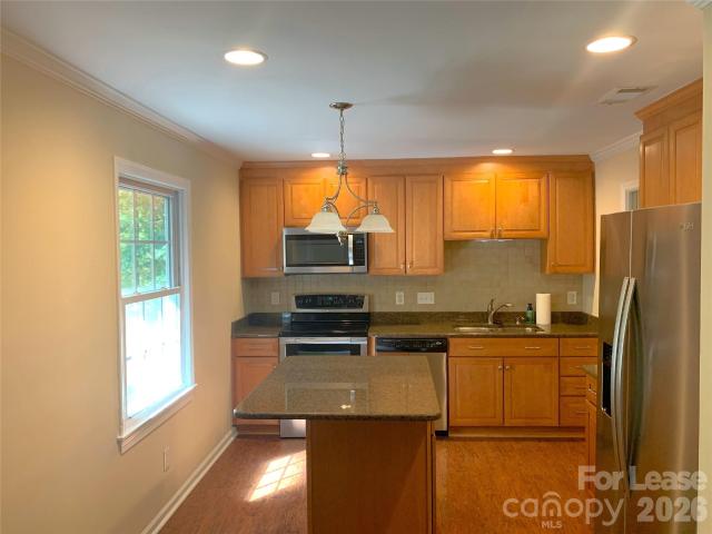 1114 Glenshannon Road
