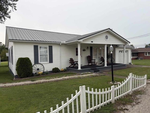 1114 Gregory St, Flatwoods, KY 41139