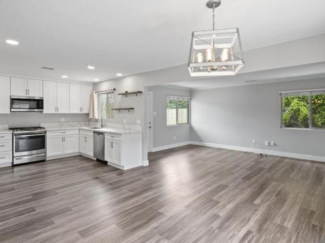 1114 Hackamore Rd, Vista, CA 92083