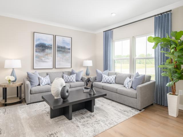 1114 Hamlet Dr