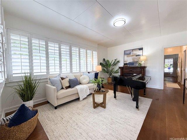 1114 Kaala Ave, Wahiawa, HI 96786