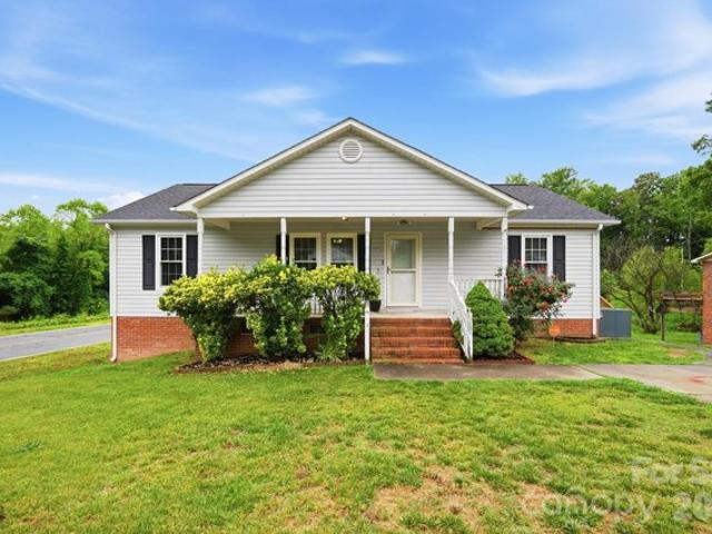 1114 Lakeview St, Kannapolis, NC 28083