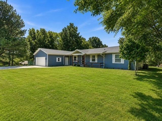 1114 Ridgeway Dr, Fayetteville, AR 72701