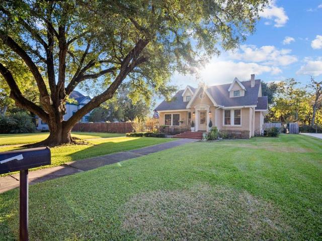 1114 S Crockett St, Sherman, TX 75090 | MLS #21228