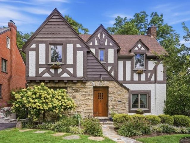 1114 Salisbury Dr, Cincinnati, OH 45226