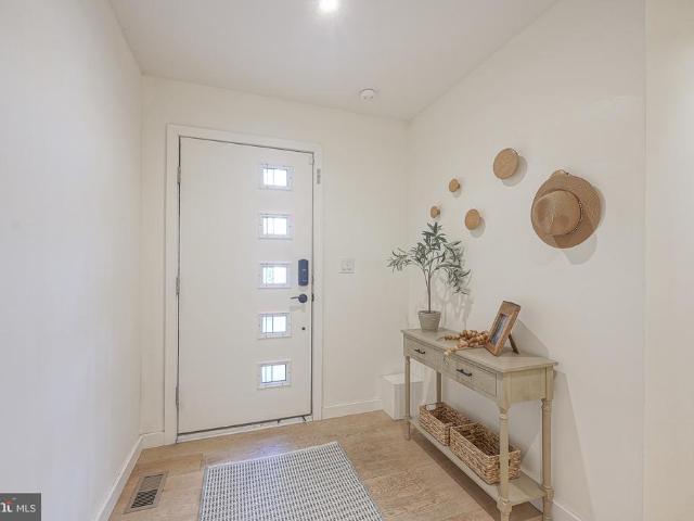 1114 Shackamaxon Street # 3