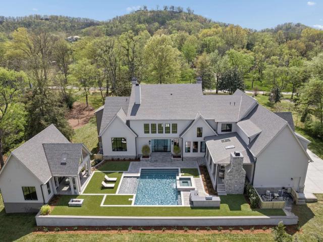 1114 Tyne Blvd