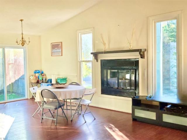 1114 Tall Oak DR