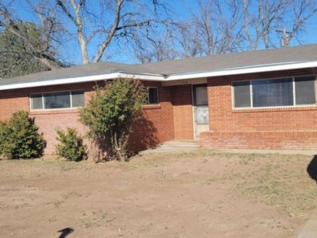 1114 W Thomas St, Carlsbad, NM 88220