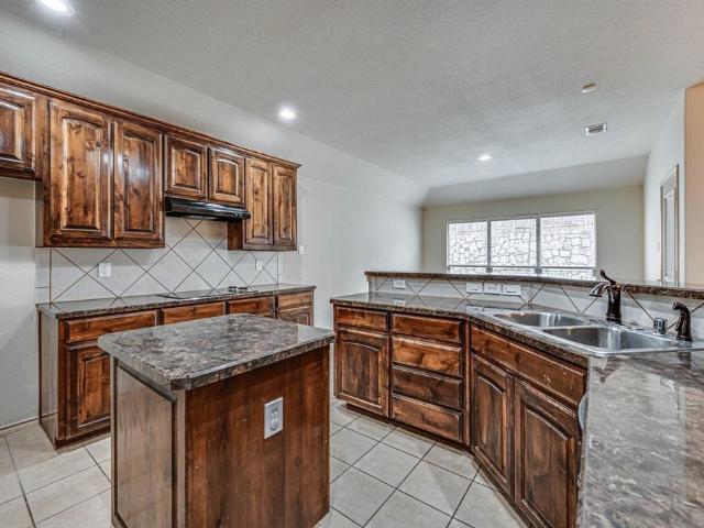 1114 Walter Stephenson Road