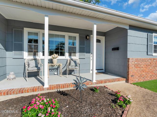 1114 Waterberry Court N