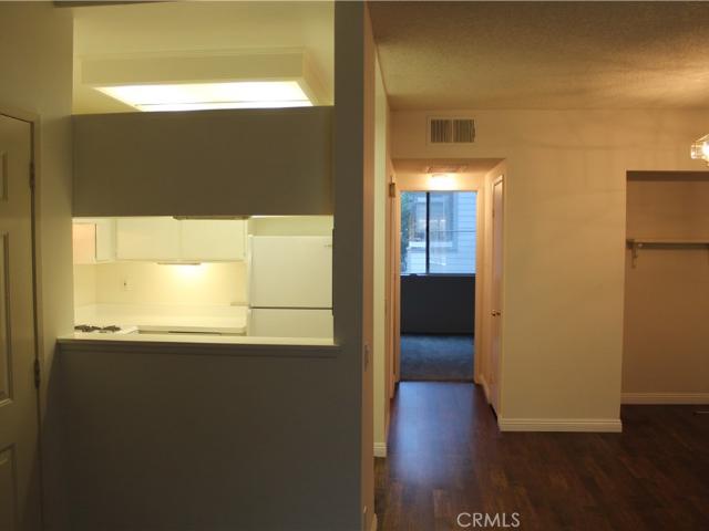 11150 Glenoaks 29