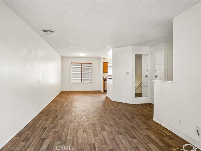 11150 Glenoaks Boulevard 271