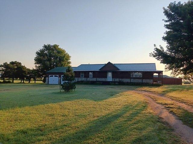 11154 Outlaw Rd, Dodge City, KS 67801