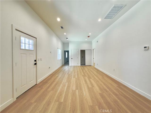 11154 S Broadway