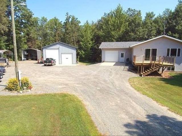 111578 Bergmann Rd, Marathon, WI 54411