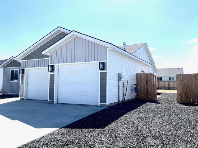 1115 Meadow Lake Loop