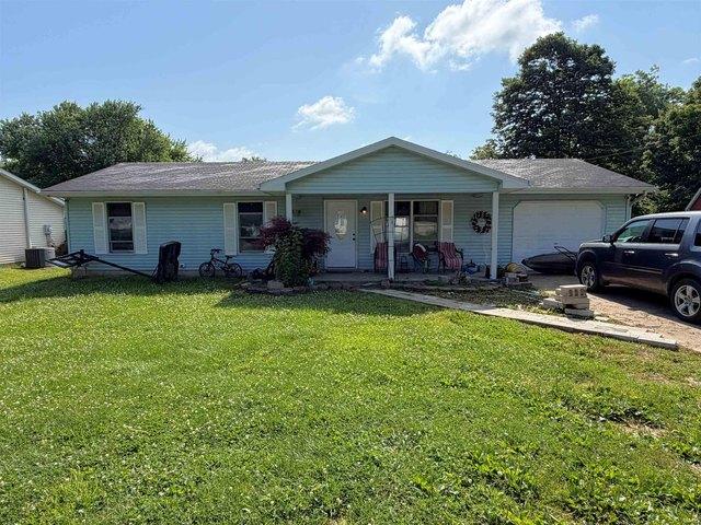 1115 N 9th St, Mitchell, IN 47446