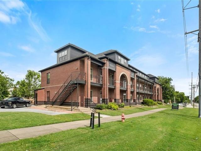 1115 N Leverett Ave Apt 203, Fayetteville, AR 72703