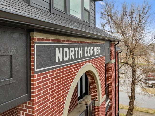 1115 N Leverett Avenue 101