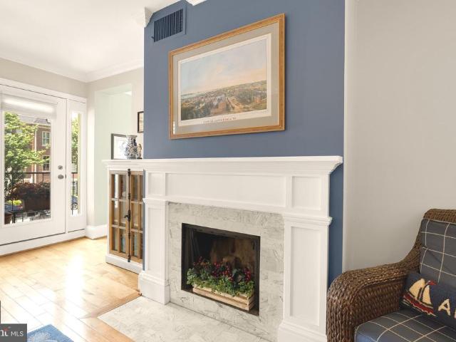 1115 N Pitt Street # 2B