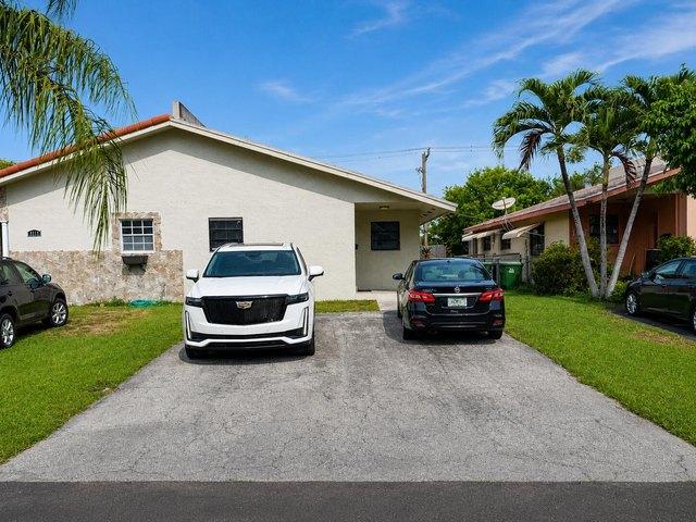 1115 NE 1st Ct Unit B, Hallandale Beach, FL 33009