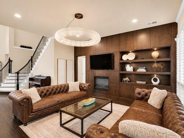 1115 Blue Lake Blvd, Arlington, TX 76005