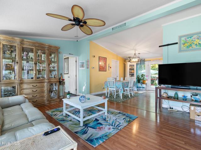 1115 Captains Court