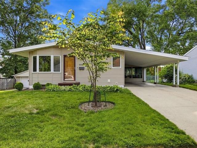 1115 Carver St, Iowa City, IA 52240
