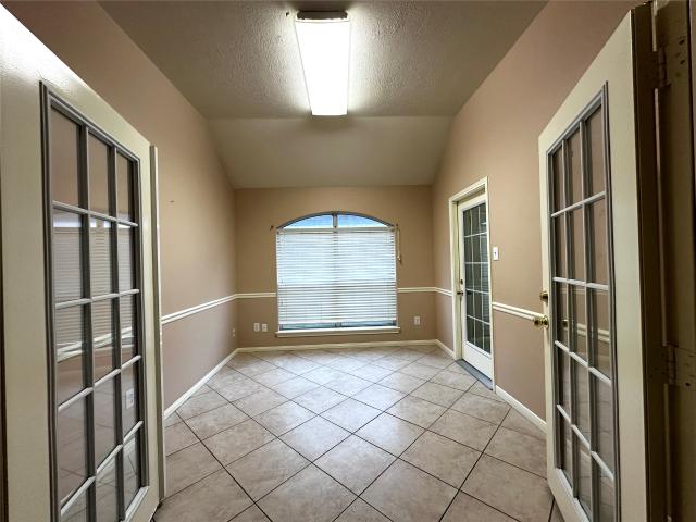 1115 Courtside Drive