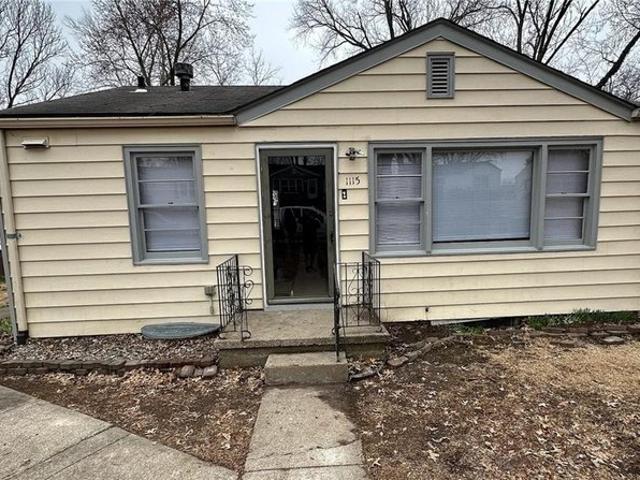 1115 Dakota St, Leavenworth, KS 66048