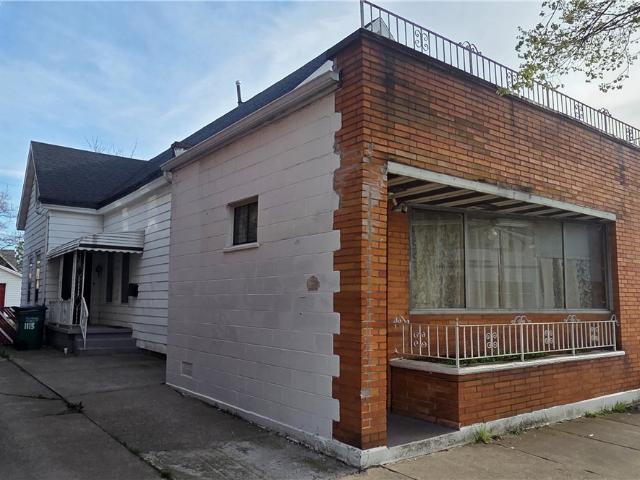 1115 E Lovejoy Street
