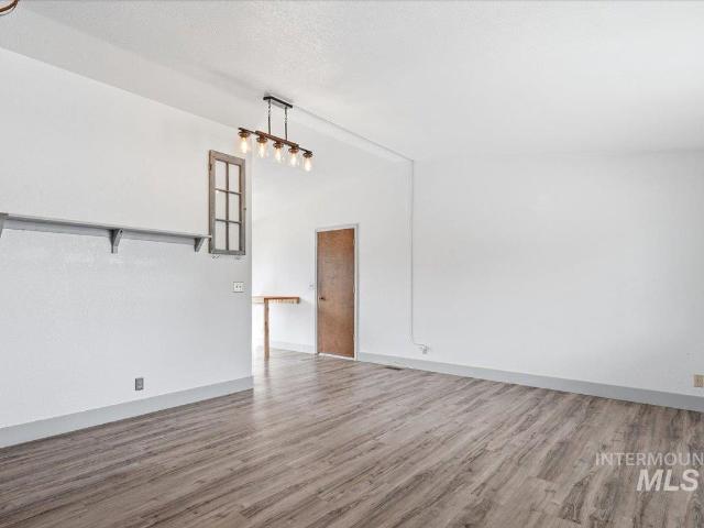 1115 E. Roosevelt