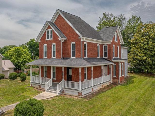 1115 E Unaka Ave, Johnson City, TN 37601