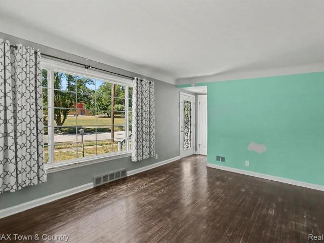 1115 E Vernon Drive