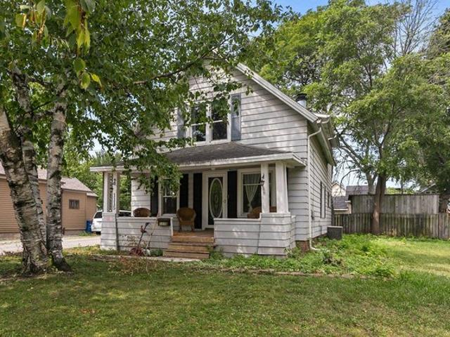 1115 Grand St, Oshkosh, WI 54901
