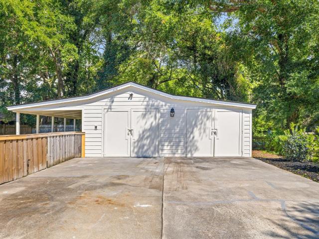 1115 Kentwood Circle