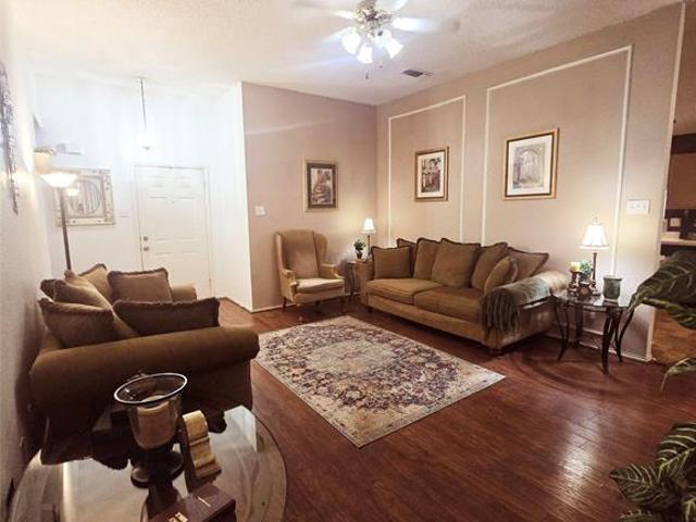 1115 Parker Court