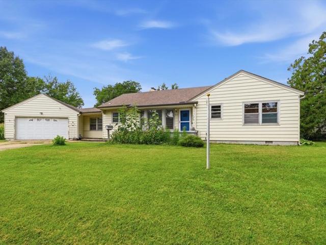 1115 SW Billard Ave, Topeka, KS 66604
