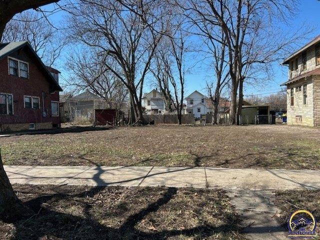 1115 SW Horne St, Topeka, KS 66604