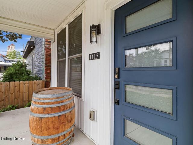 1115 Schiller Ave