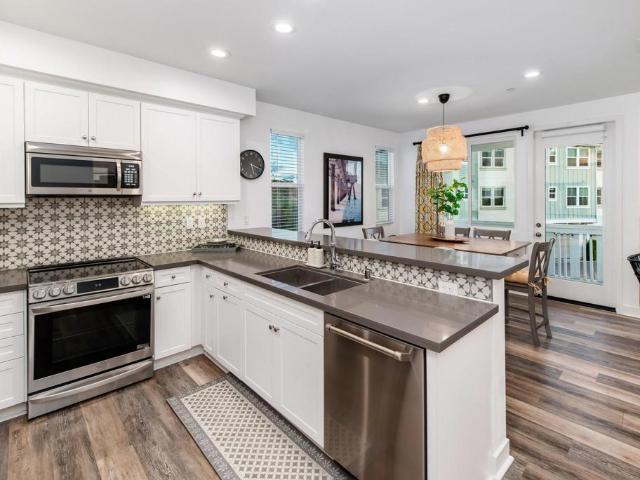1115 Sea Glass Way
