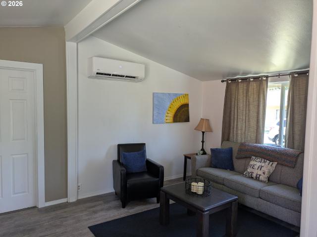 1115 Thayer AVE