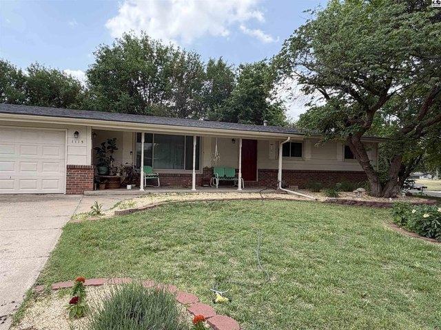 1115 W 8th St, Pratt, KS 67124