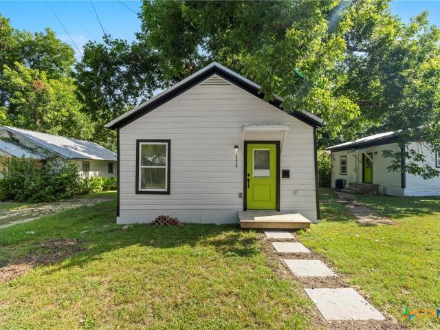 1115 W Avenue I