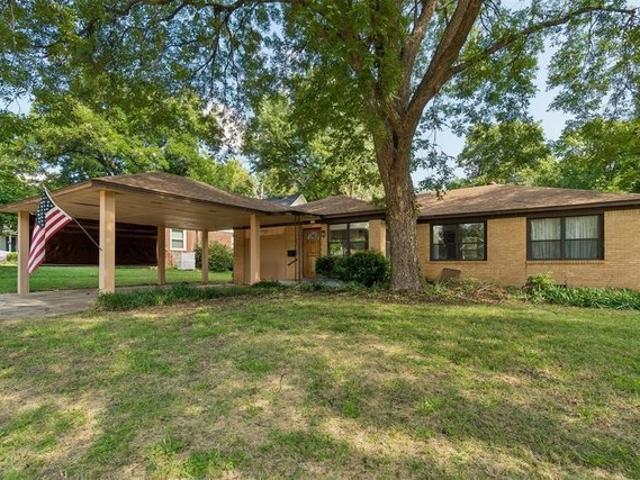 1115 W Brooks St, Norman, OK 73069