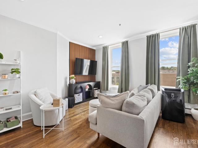 1115 Willow Avenue 401