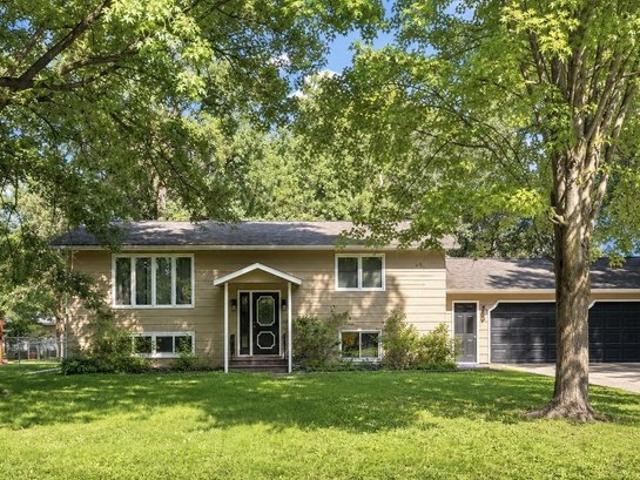 1115 11th St SW, Little Falls, MN 56345