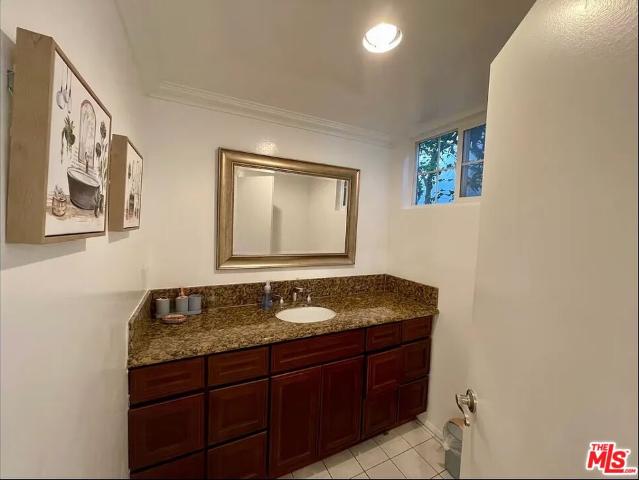 1115 22nd St, Unit 1, Santa Monica, CA 90403 | MLS #25576 | Compass