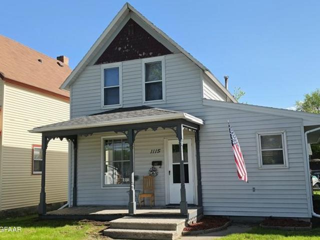 1115 4th Ave N, Grand Forks, ND 58203
